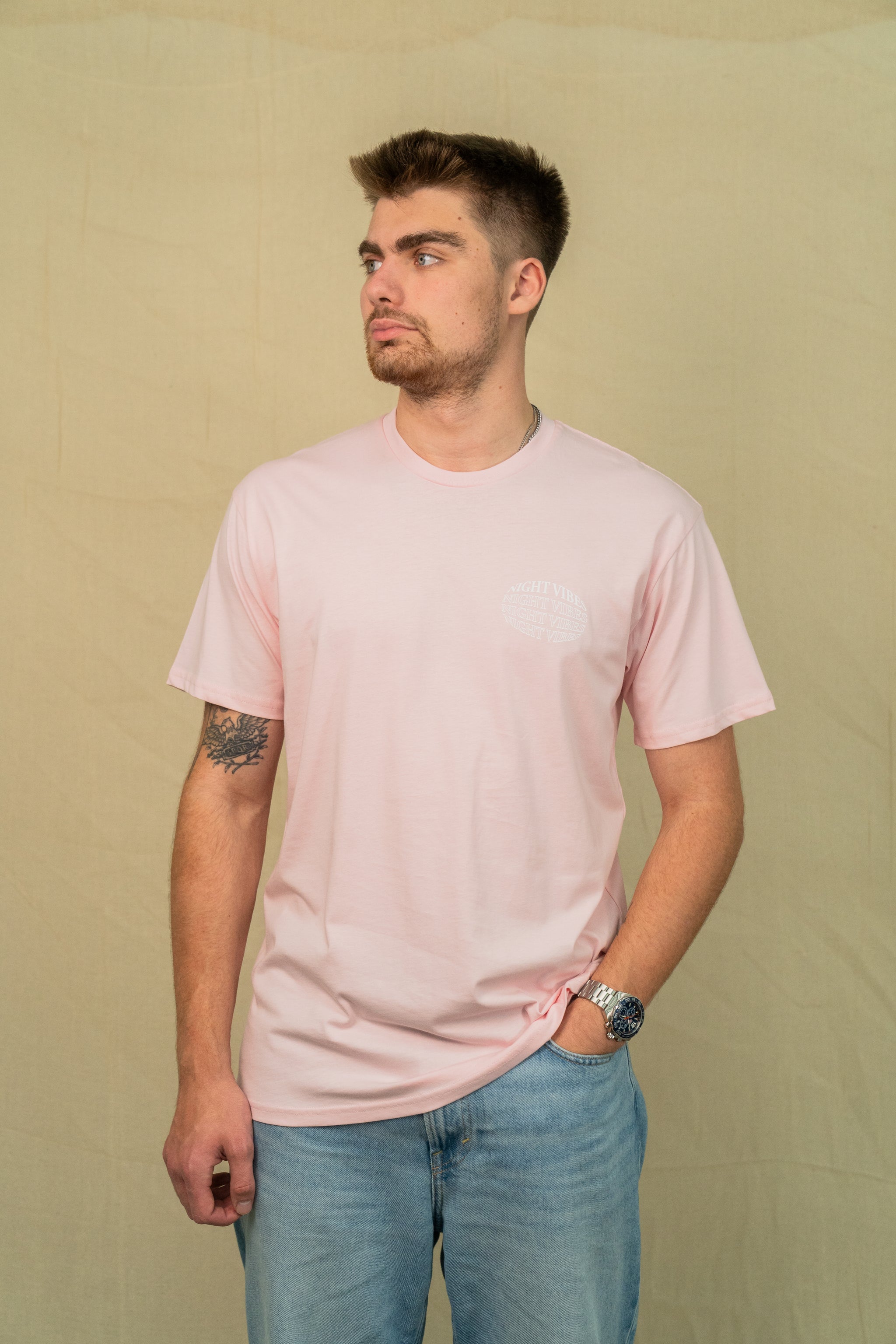 NIGHT VIBES T-SHIRT - PINK